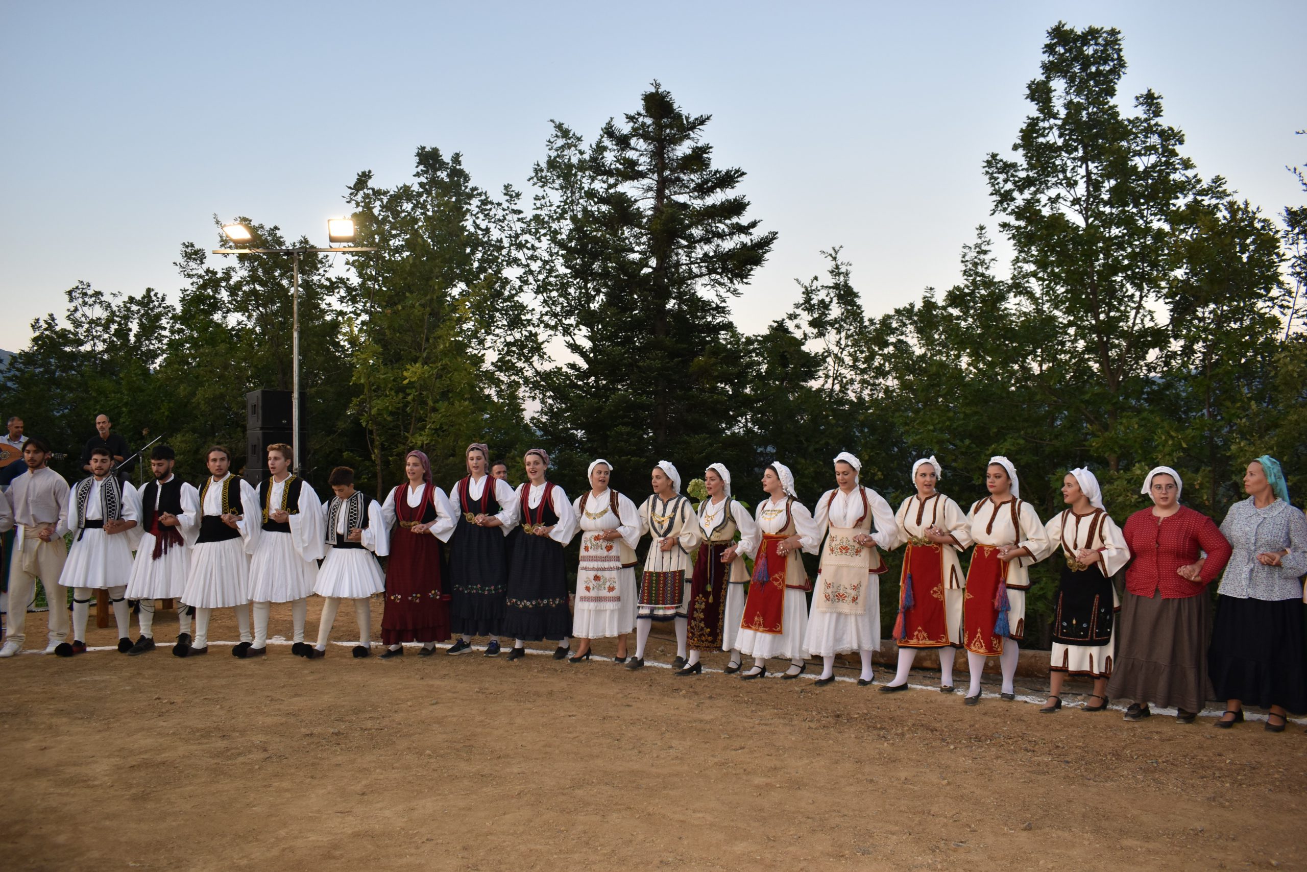 Πραγματοποιήθηκε με επιτυχία ο Τρανός Χορός της Αγάπης στις 17 ...