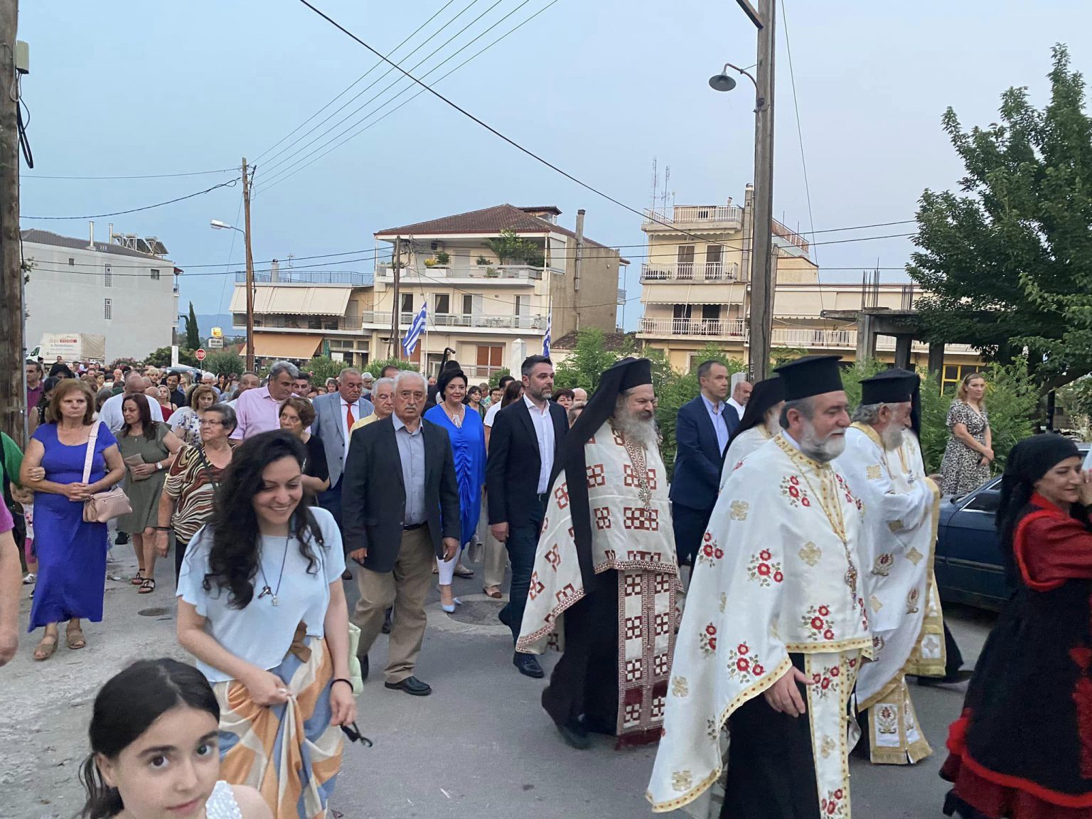 Περιφορά εικόνας για τον Εορτασμό του Αγίου Πνέυματος στην Κοινότητα ...